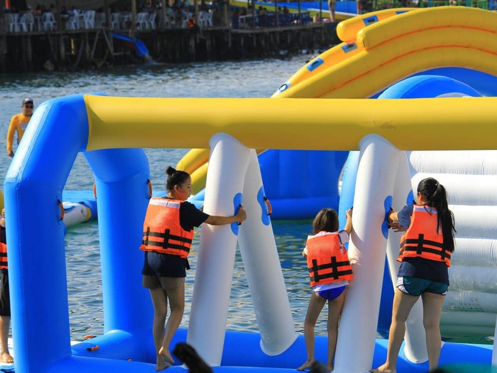 Floating Obstacle Courses for Sale - Speed Test in Water Park